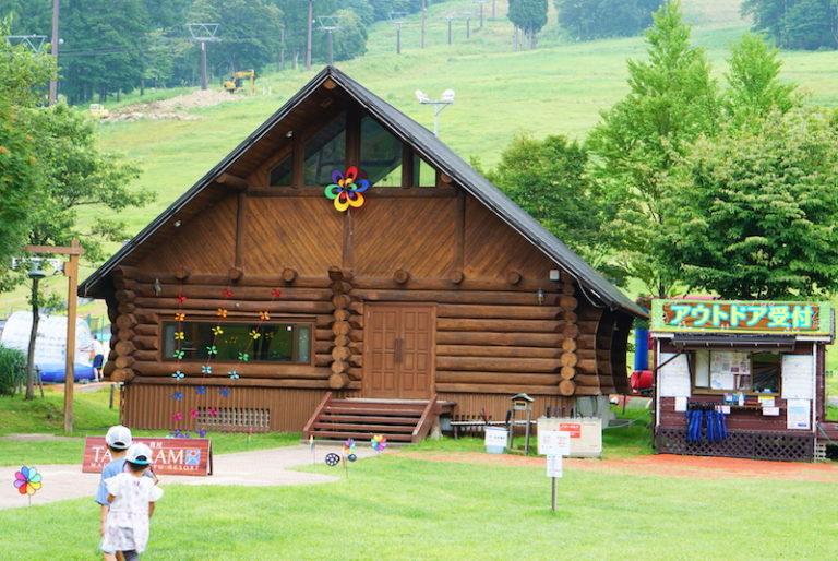 「野尻湖テラス」で標高1,100mの世界を体感！空中散歩を楽しもう - yura note